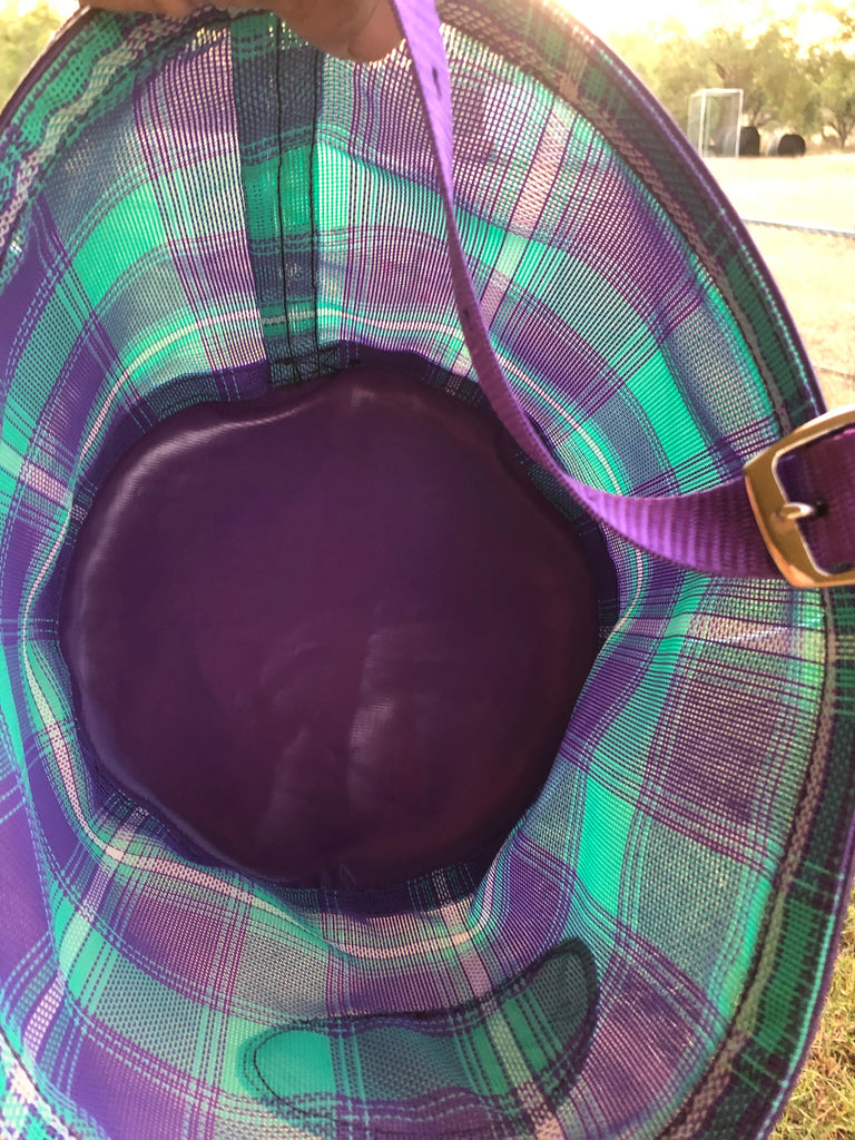 Mesh Nose Bag with PVC bottom – Kallas Horse Hardware
